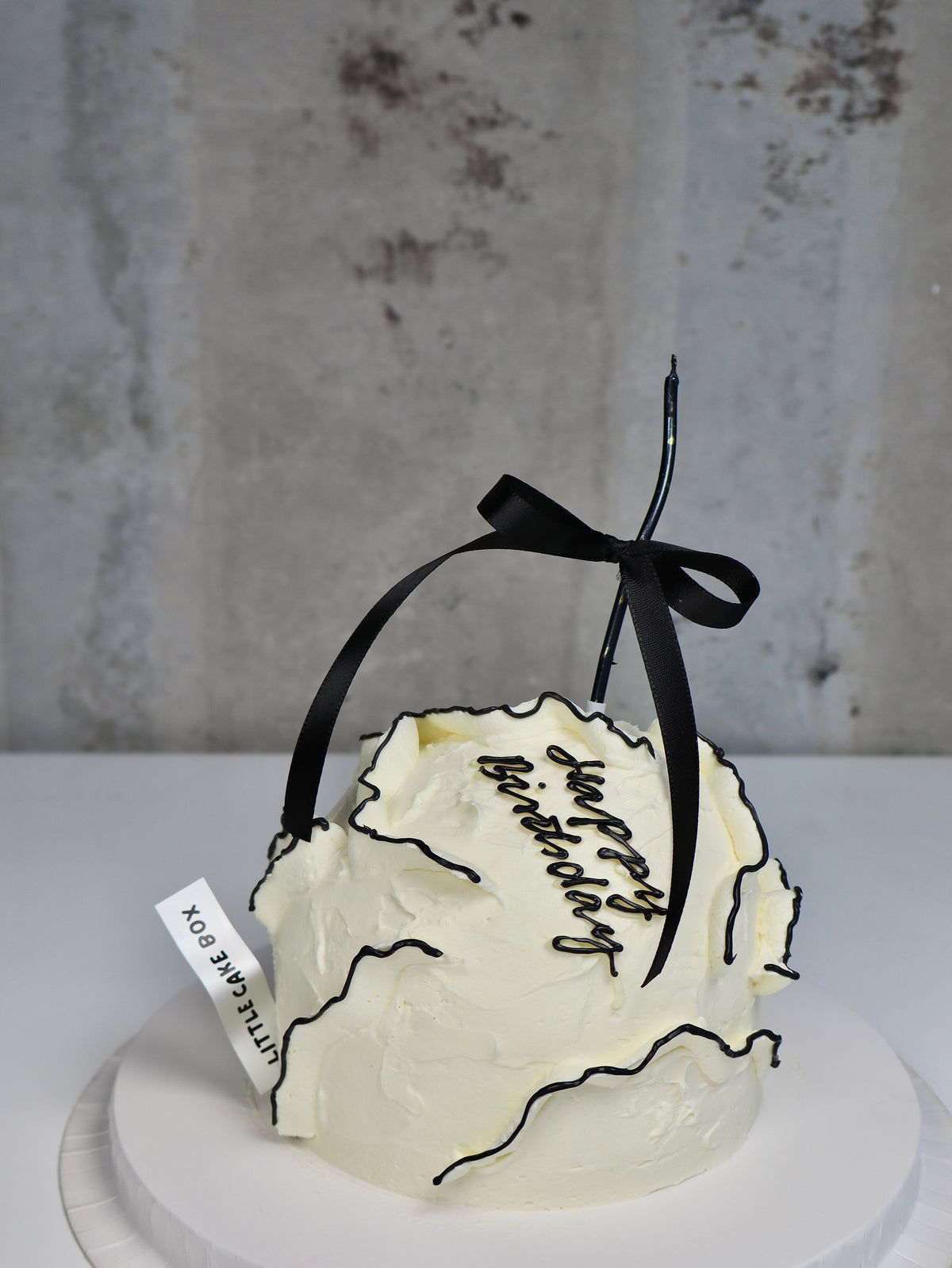 Black n White Poet Cake | Little Cake Box