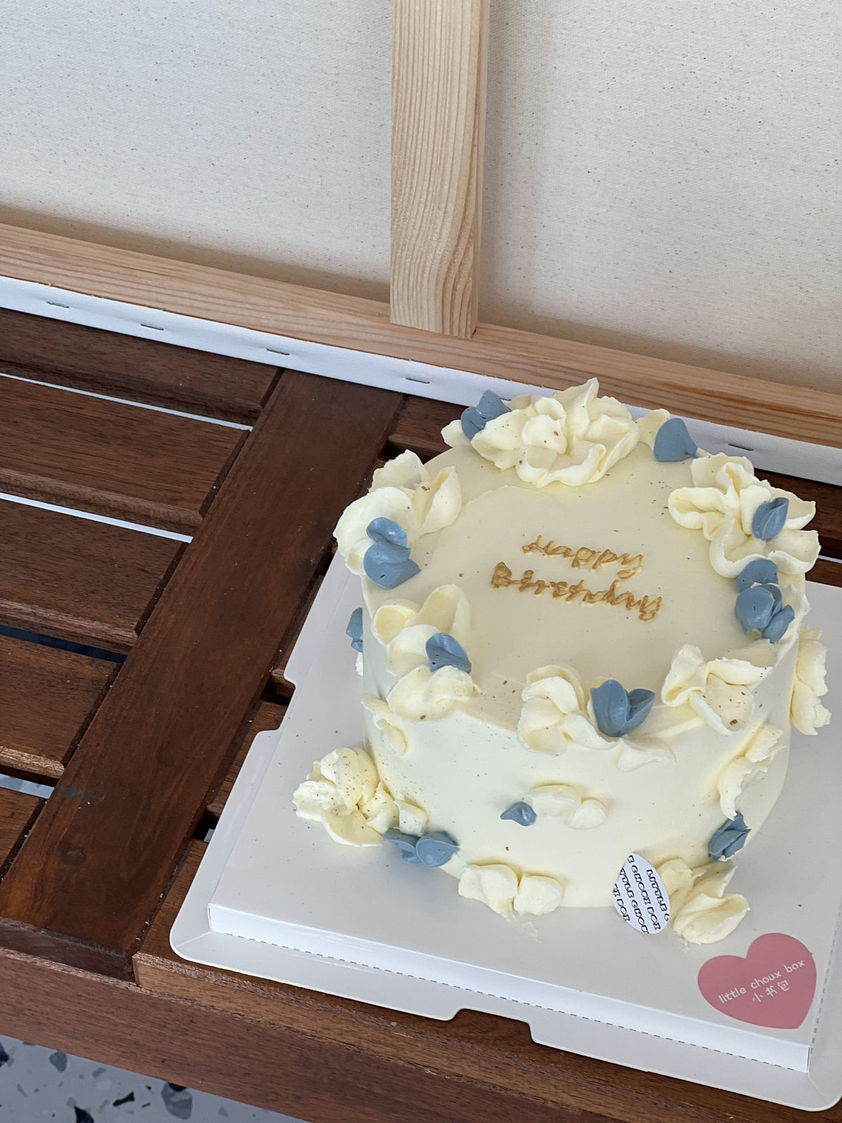 Floral Fresh Cream Flower Cake | Little Cake Box